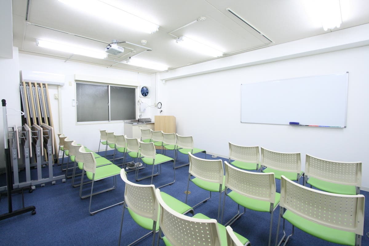 【渋谷駅1分！渋谷ヒカリエ隣！23名】プロジェクター・ホワイトボード・WiFi全て無料！土足可！ふれあい貸し会議室 渋谷No27の写真17