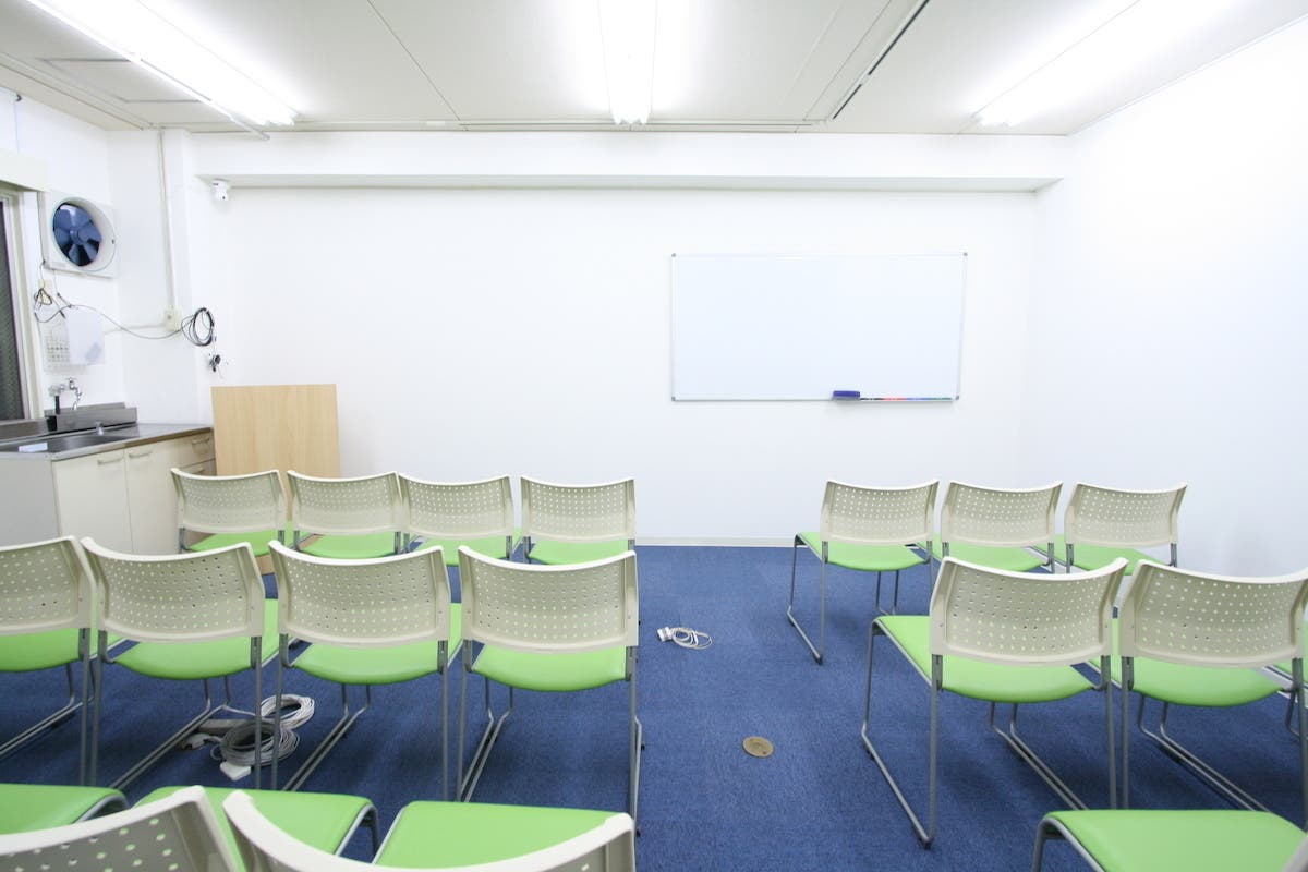 【渋谷駅1分！渋谷ヒカリエ隣！23名】プロジェクター・ホワイトボード・WiFi全て無料！土足可！ふれあい貸し会議室 渋谷No27の写真20