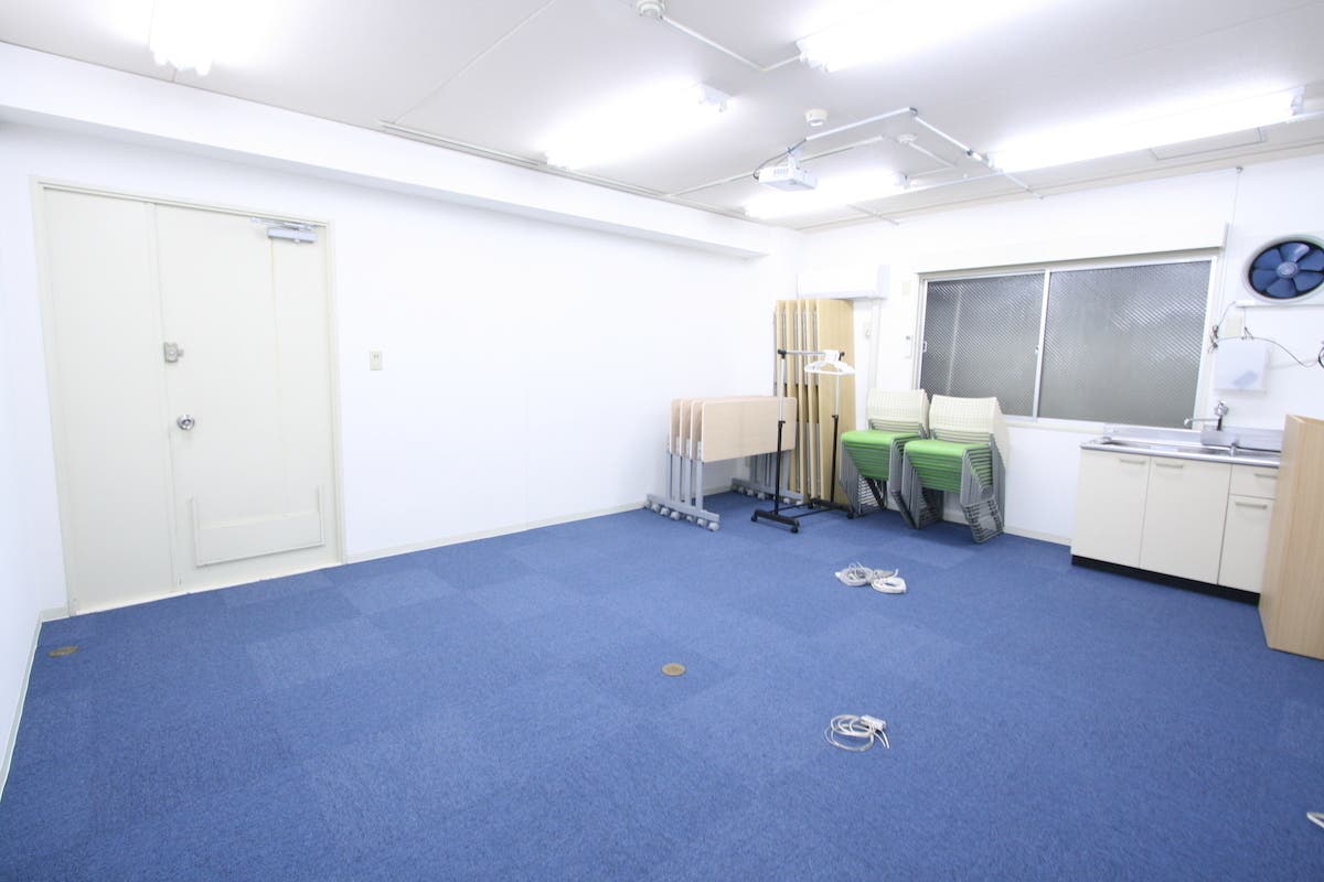 【渋谷駅1分！渋谷ヒカリエ隣！23名】プロジェクター・ホワイトボード・WiFi全て無料！土足可！ふれあい貸し会議室 渋谷No27の写真25