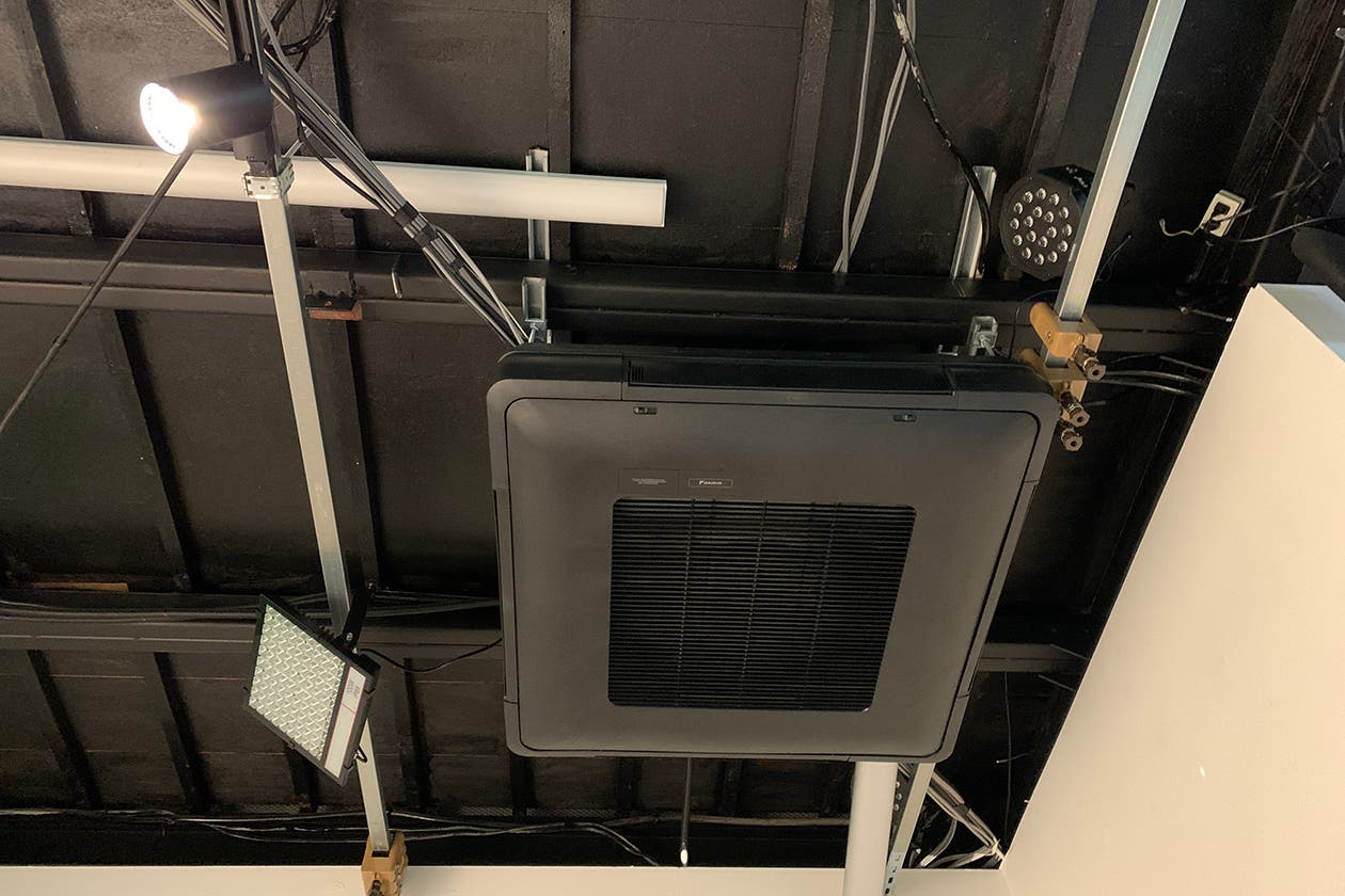 常設グリーンバック付きスタジオ！コスプレ撮影ほか各種撮影、オンラインミーティング、配信などに！の写真11