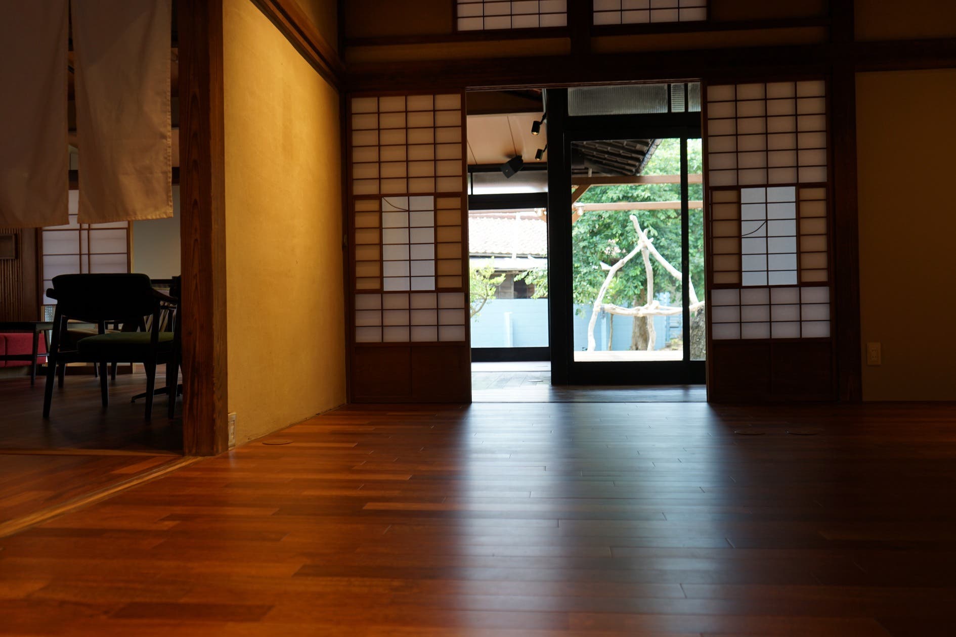 葉山 森戸海岸徒歩3分🌅 デッキ付日本家屋約150平米・庭付き200坪超・プロ仕様キッチン・ケータリング・BBQオプションありの写真6