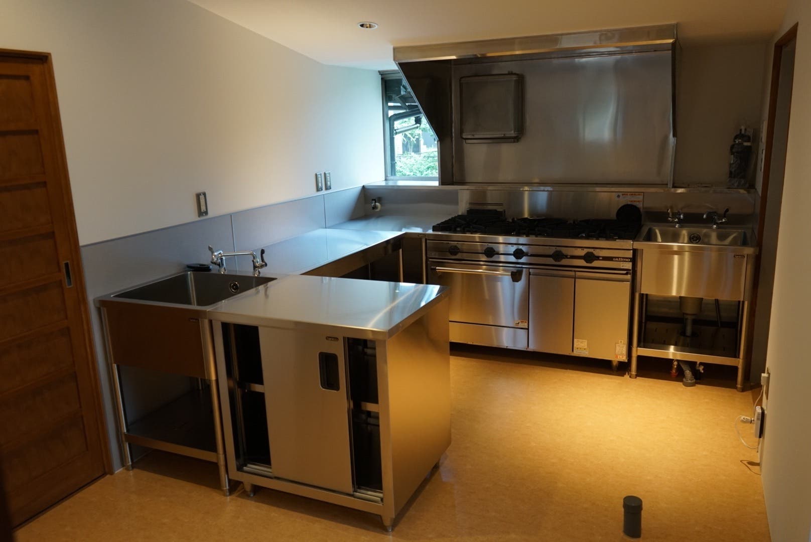 葉山 森戸海岸徒歩3分🌅 デッキ付日本家屋約150平米・庭付き200坪超・プロ仕様キッチン・ケータリング・BBQオプションありの写真9