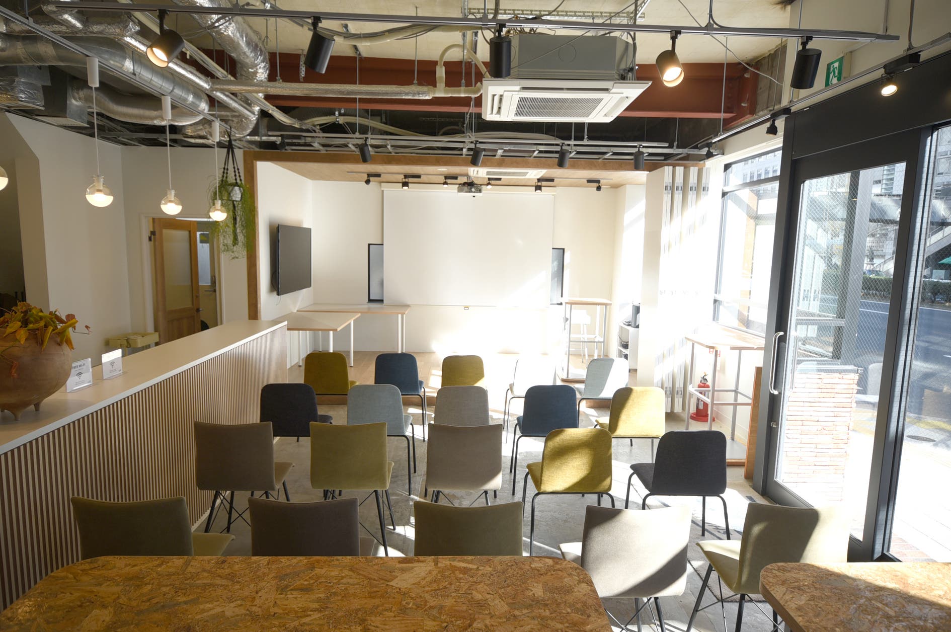 ＜新宿ワープ＞【JR新宿駅徒歩10分】キッチン・音響設備付き貸切スペース！撮影、オフサイトMTG、懇親会、会議、勉強会などに♪の写真15