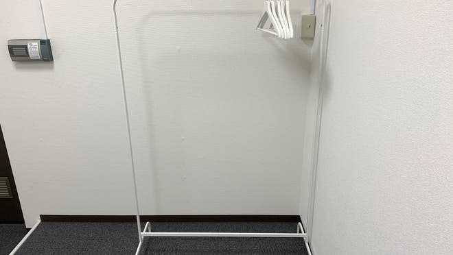 日本橋駅徒歩1分の利便性。低価格&完全個室の会議室。イームズチェアでシンプルモダン。テレワーク、面接、自習室、撮影、娯楽室♬の写真4