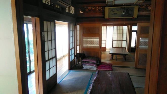 縁側からやさし光の入る和室で、各種教室や打ち合わせなどなごみの時が過ごせます。の写真1