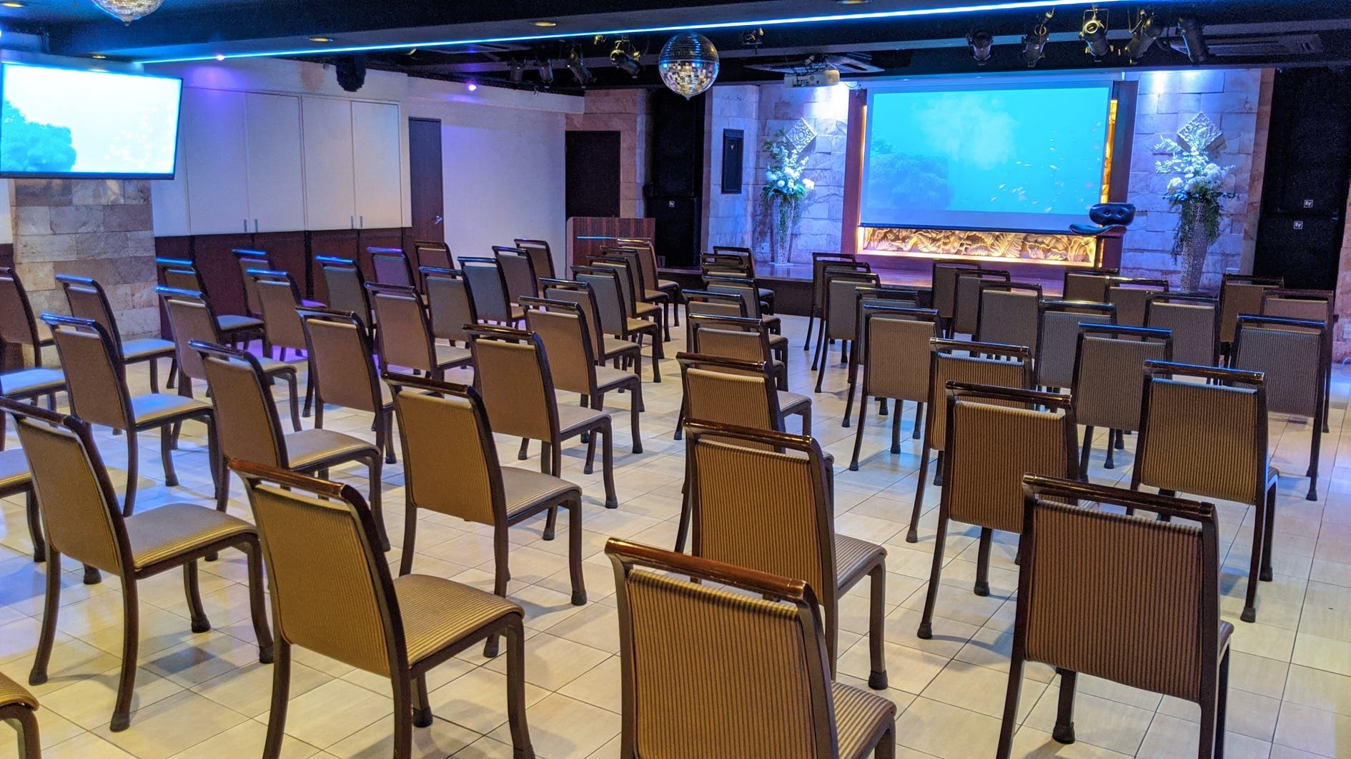 【新宿駅徒歩5分/6階】無観客ライブ・ライブ配信撮影も可能！ロケ撮影や各種イベント等、発表会から会議利用までお任せください！の写真5