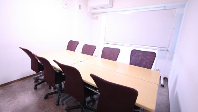 【池袋駅東口3分!9名利用可!】完全個室!綺麗な室内!ホワイトボード完備!コモンズ会議室 池袋東口2の写真1