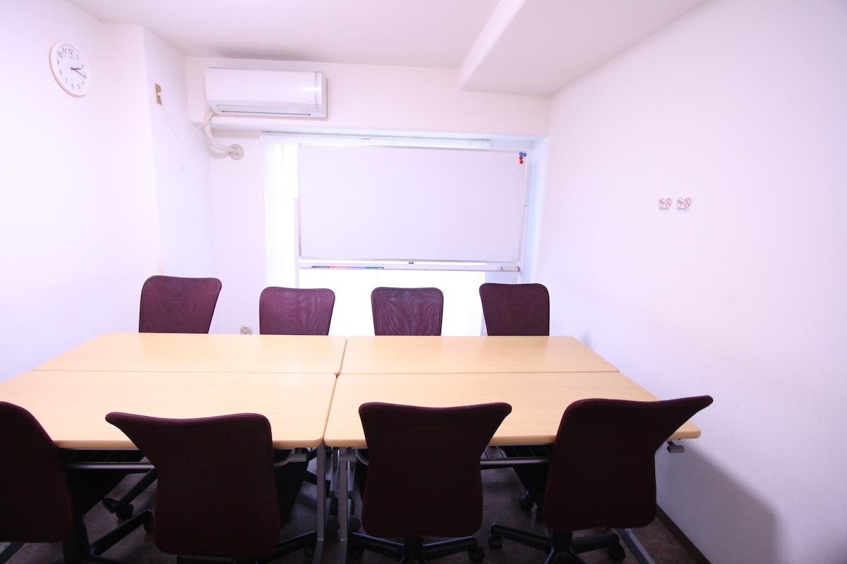 【池袋駅東口3分！9名利用可！】完全個室！綺麗な室内！ホワイトボード完備！コモンズ会議室 池袋東口２の写真2