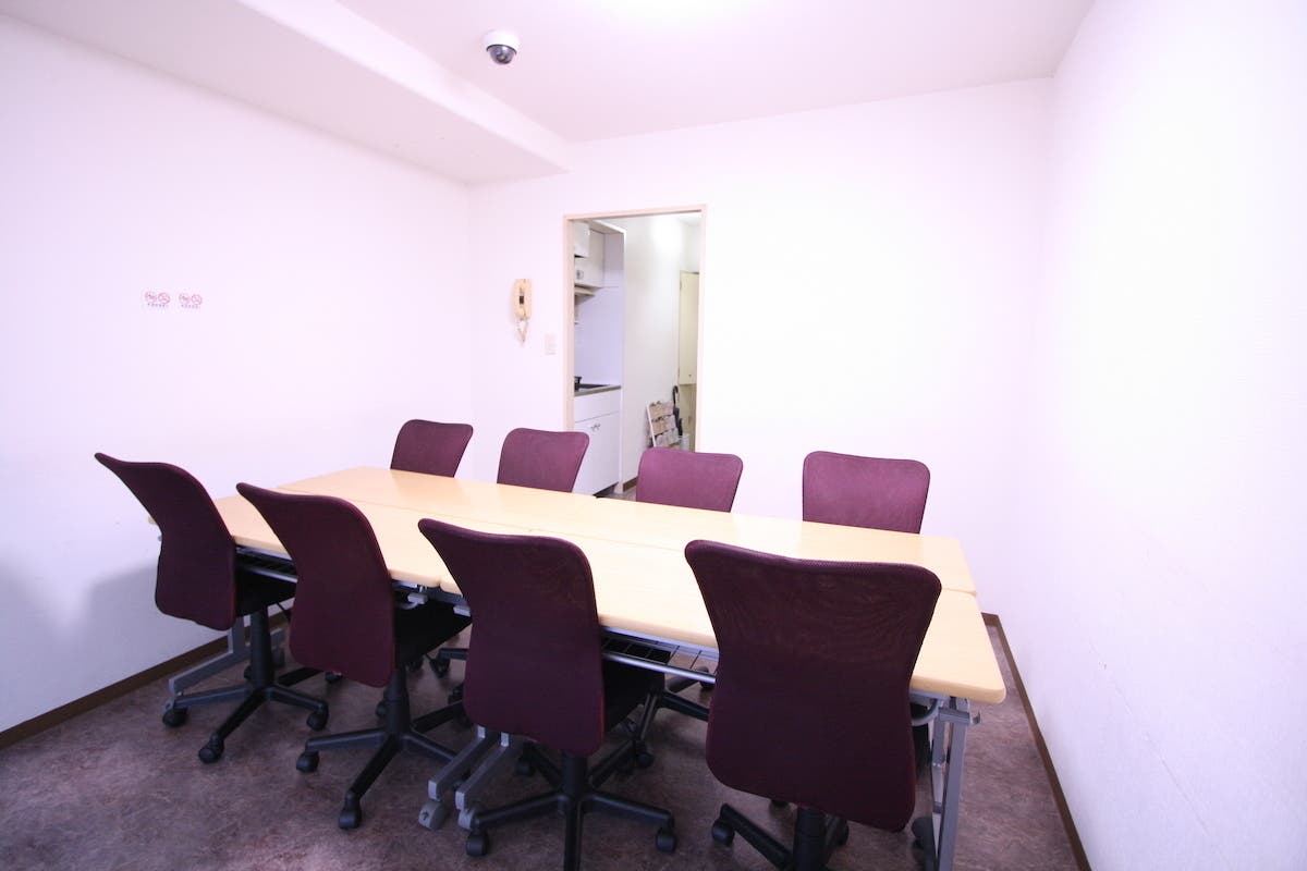 【池袋駅東口3分！9名利用可！】完全個室！綺麗な室内！ホワイトボード完備！コモンズ会議室 池袋東口２の写真3