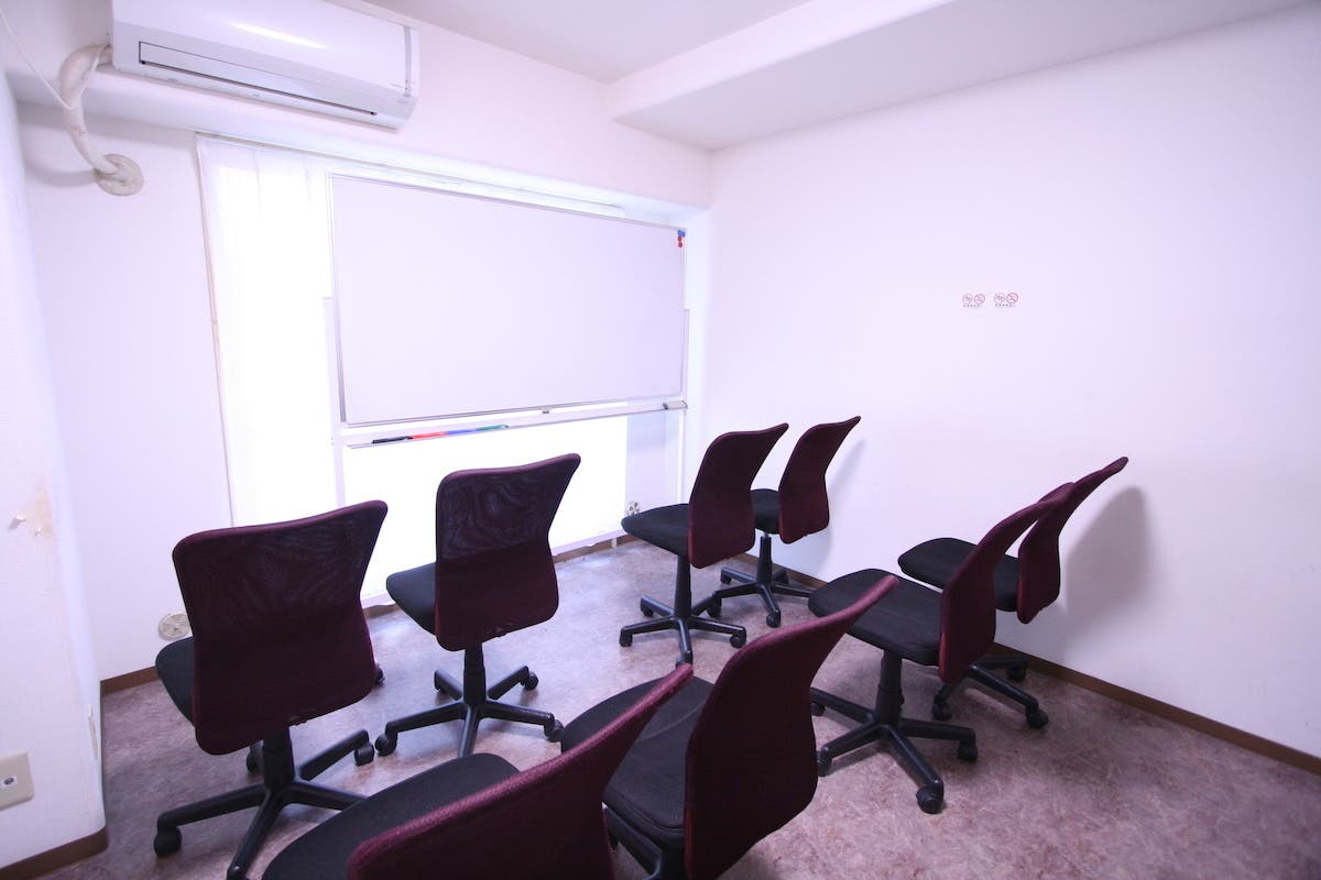 【池袋駅東口3分！9名利用可！】完全個室！綺麗な室内！ホワイトボード完備！コモンズ会議室 池袋東口２の写真12
