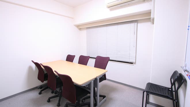 【青山一丁目駅5番出口1分!8名利用可!】完全個室!綺麗な室内!ホワイトボード完備!コモンズ会議室 青山一丁目の写真1