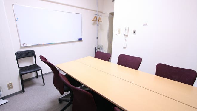 【青山一丁目駅5番出口1分!8名利用可!】完全個室!綺麗な室内!ホワイトボード完備!コモンズ会議室 青山一丁目の写真4