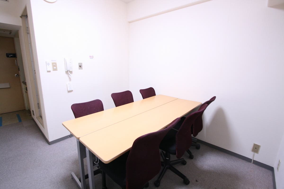 【青山一丁目駅5番出口1分！8名利用可！】完全個室！綺麗な室内！ホワイトボード完備！コモンズ会議室 青山一丁目の写真5