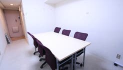 【浜松町駅1分!大門駅A3出口30秒!8名利用可!】完全個室!綺麗な室内!ホワイトボード完備!コモンズ会議室 浜松町大門駅前の写真4