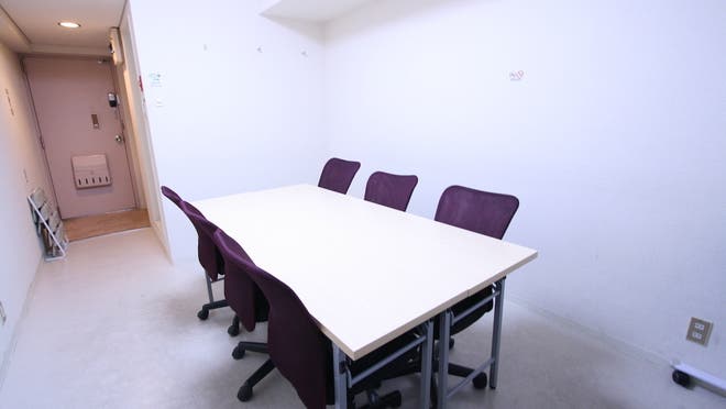 【浜松町駅1分!大門駅A3出口30秒!8名利用可!】完全個室!綺麗な室内!ホワイトボード完備!コモンズ会議室 浜松町大門駅前の写真4