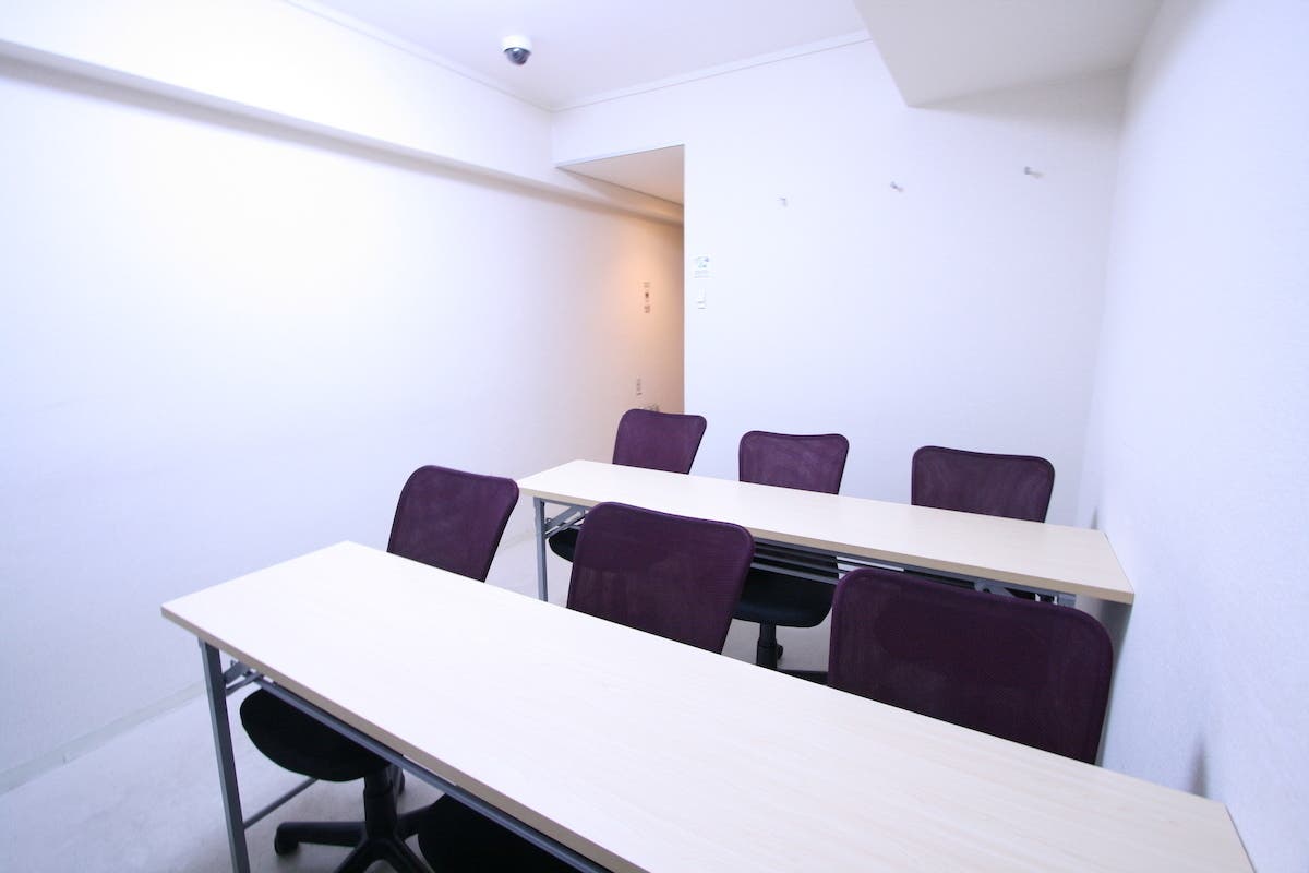 【浜松町駅1分！大門駅A3出口30秒！8名利用可！】完全個室！綺麗な室内！ホワイトボード完備！コモンズ会議室 浜松町大門駅前の写真9