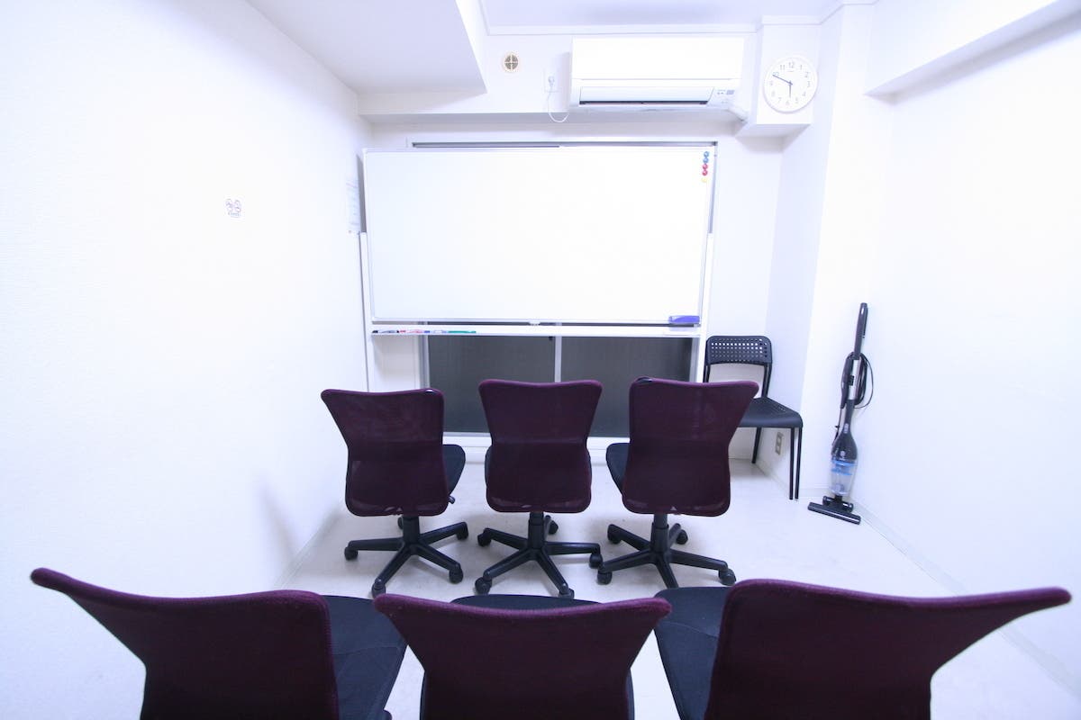 【浜松町駅1分！大門駅A3出口30秒！8名利用可！】完全個室！綺麗な室内！ホワイトボード完備！コモンズ会議室 浜松町大門駅前の写真13