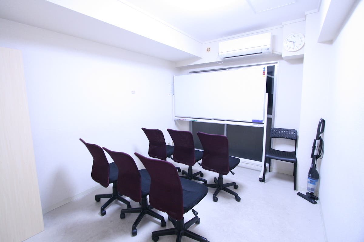 【浜松町駅1分！大門駅A3出口30秒！8名利用可！】完全個室！綺麗な室内！ホワイトボード完備！コモンズ会議室 浜松町大門駅前の写真14