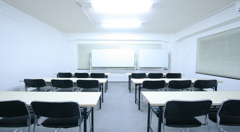 【飯田橋駅B4b出口目の前30秒！25名利用可！】完全個室！綺麗な室内！ホワイトボード完備！コモンズ会議室 飯田橋神楽坂
