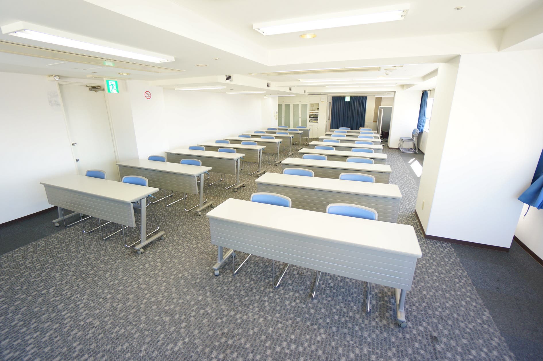 ＜豊橋駅前展望会議室＞豊橋駅から徒歩1分✨35名収容！光Wi-Fi/プロジェクター/マイク無料！セミナー/研修/会議の写真5