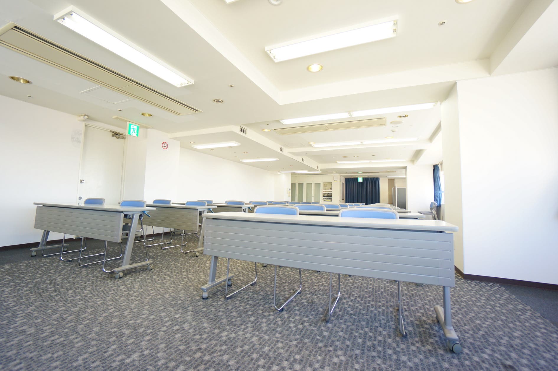 ＜豊橋駅前展望会議室＞豊橋駅から徒歩1分✨35名収容！光Wi-Fi/プロジェクター/マイク無料！セミナー/研修/会議の写真6