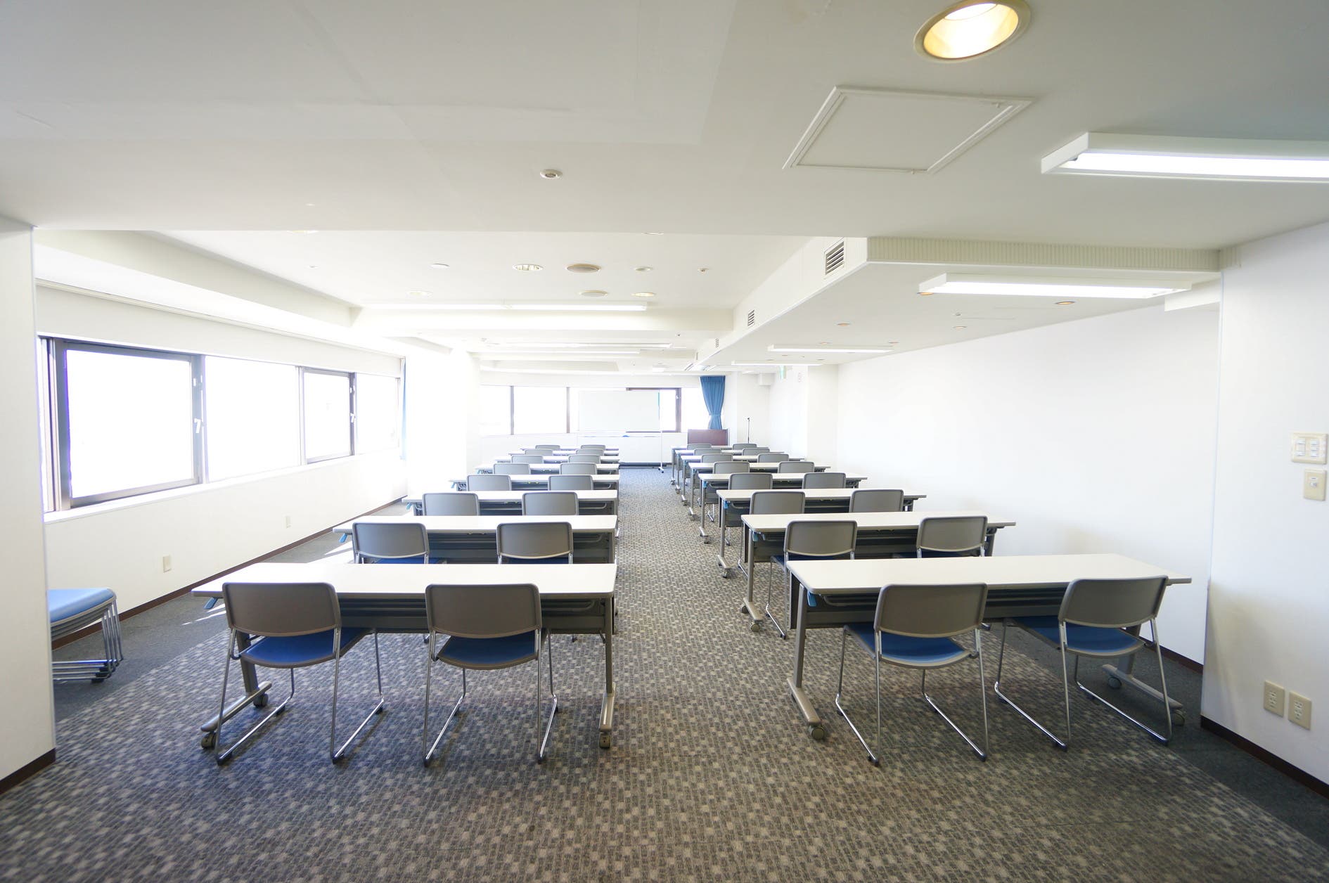 ＜豊橋駅前展望会議室＞豊橋駅から徒歩1分✨35名収容！光Wi-Fi/プロジェクター/マイク無料！セミナー/研修/会議の写真9