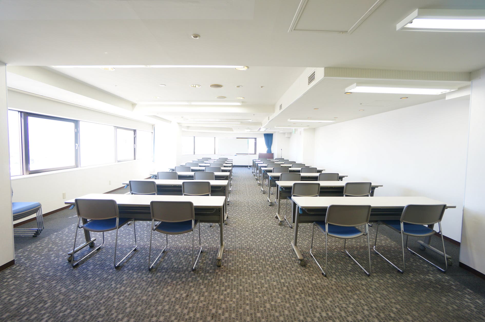 ＜豊橋駅前展望会議室＞豊橋駅から徒歩1分✨35名収容！光Wi-Fi/プロジェクター/マイク無料！セミナー/研修/会議の写真10