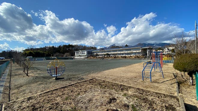 清里高原のグランド:清里高原の元小学校の校庭です - 八ヶ岳と南アルプスと富士山を望む快適なグランドです。の写真4