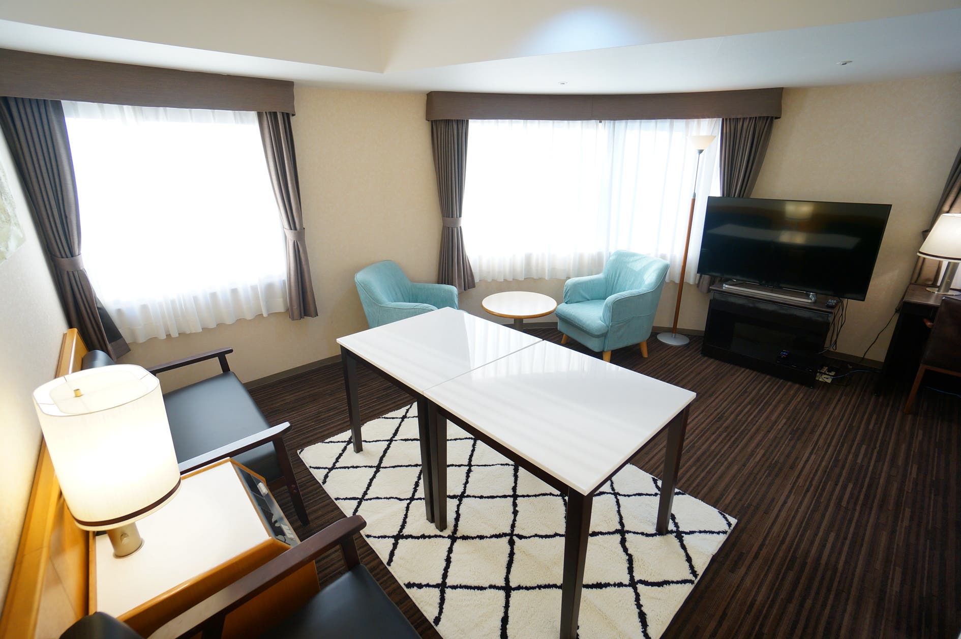 ＜豊橋駅前プライベートスペース828＞豊橋駅から徒歩1分⭐️光回線Wi-Fi/50型テレビあり！パーティー/女子会/ママ会/撮影の写真9