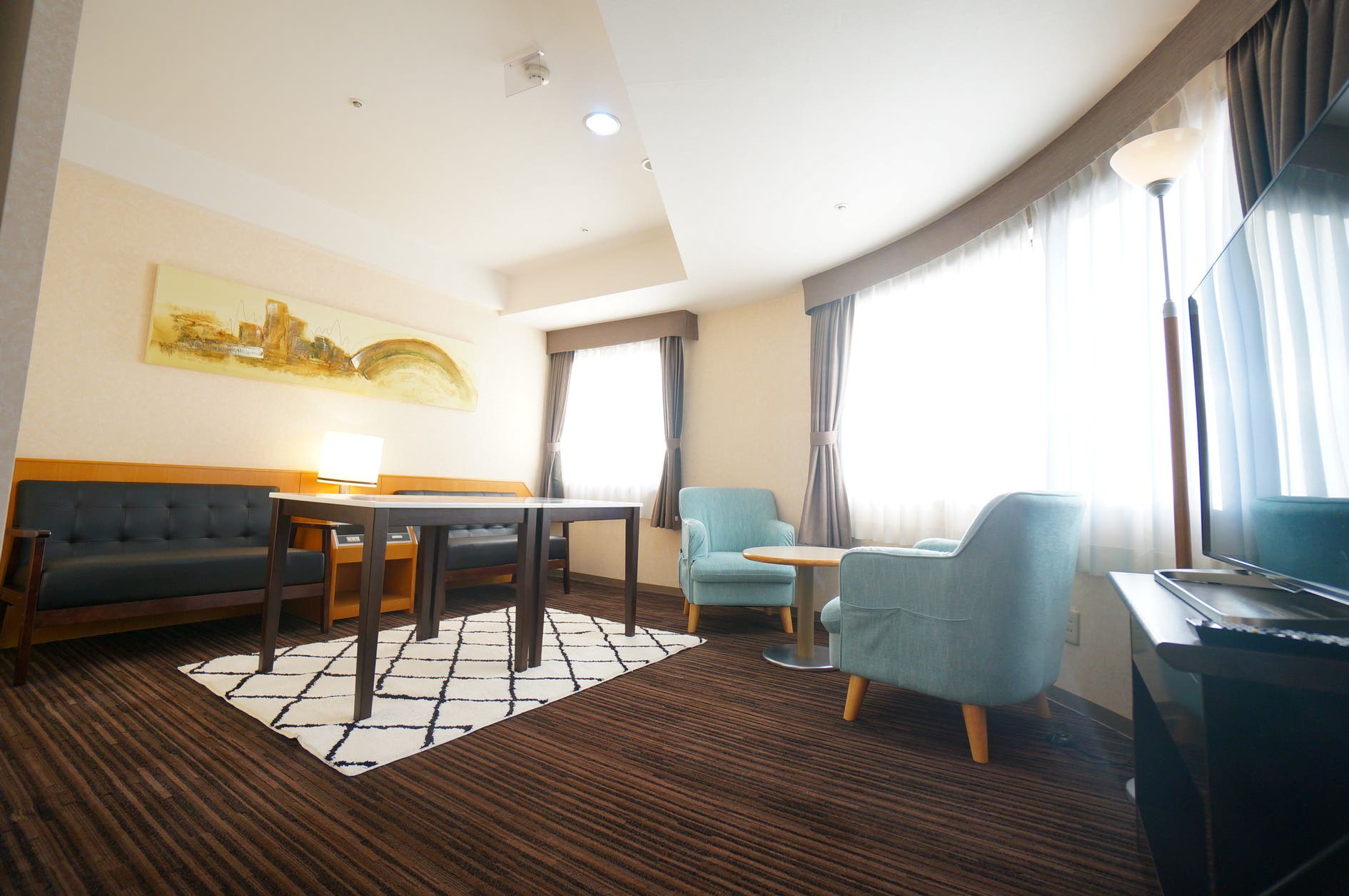 ＜豊橋駅前プライベートスペース828＞豊橋駅から徒歩1分⭐️光回線Wi-Fi/50型テレビあり！パーティー/女子会/ママ会/撮影の写真3