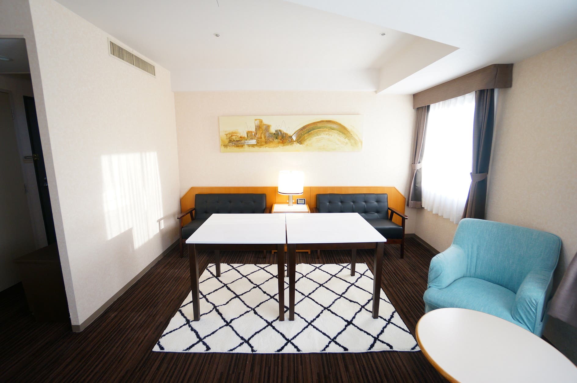 ＜豊橋駅前プライベートスペース828＞豊橋駅から徒歩1分⭐️光回線Wi-Fi/50型テレビあり！パーティー/女子会/ママ会/撮影の写真4