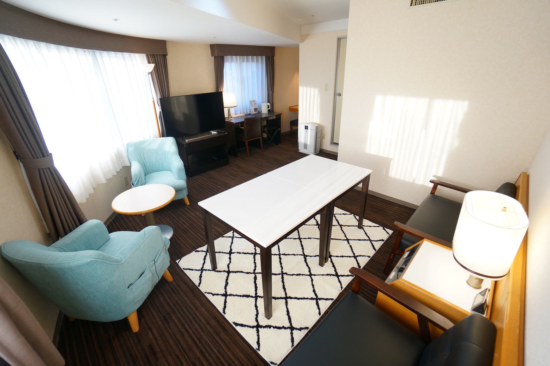 ＜豊橋駅前プライベートスペース828＞豊橋駅から徒歩1分⭐️光回線Wi-Fi/50型テレビあり！パーティー/女子会/ママ会/撮影の写真5