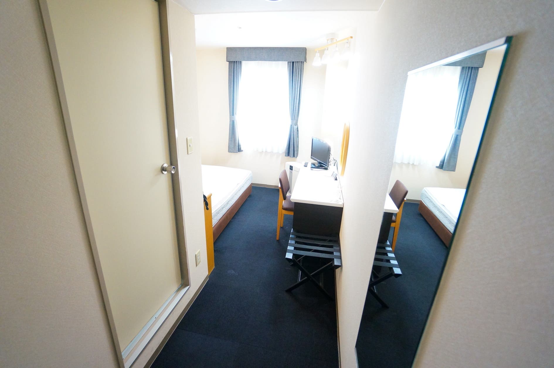 ＜豊橋駅前完全個室ワークスペース902＞完全個室✨光Wi-Fi/モニターあり！テレワーク/Web会議,面接/撮影の写真2