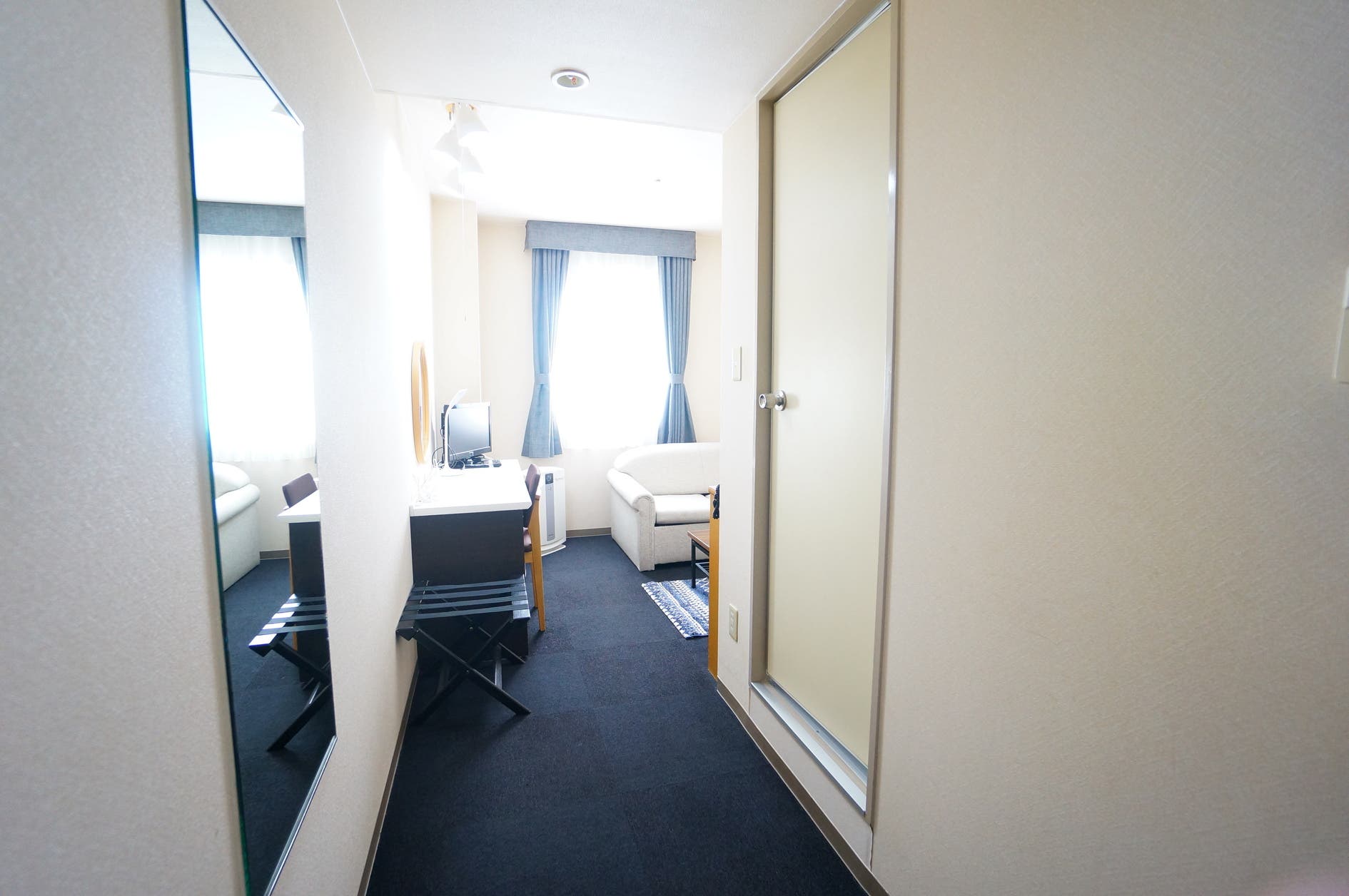 ＜豊橋駅前完全個室ワークスペース901＞完全個室✨光Wi-Fi/モニター/ソファーあり！テレワーク/Web会議/撮影の写真6