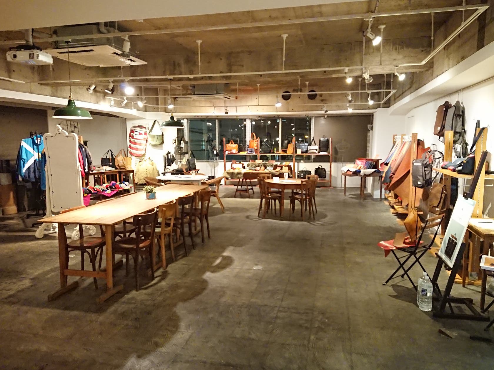 【秋葉原7分・浅草橋4分】広い120㎡/ゆったりとした空間/スタンド100名のイベントスペース/パーティー・セミナーにの写真6