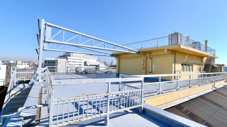 【えこてん】都内最大級の300㎡以上の屋上スペース!MV撮影、PV撮影、CM・ドラマ撮影に最適です。の写真1