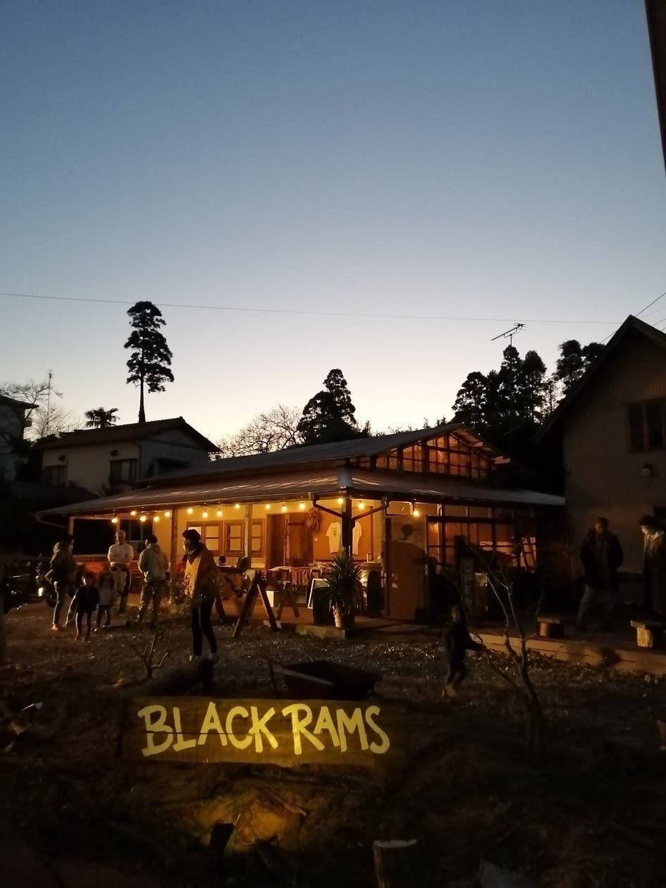 バーカウンター付きオールドアメリカンなリノベスペース！撮影・ママ会・誕生日会・結婚式２次会に最適の写真8