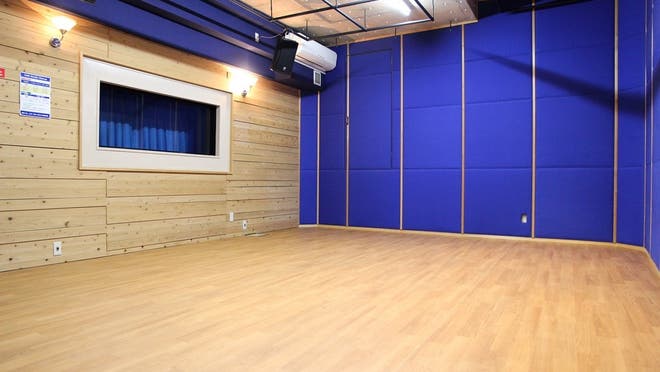 【レンタルスタジオ(約20畳)】吸音性の高いスタジオでリハーサル、さらにレコーディングも可能ですの写真6