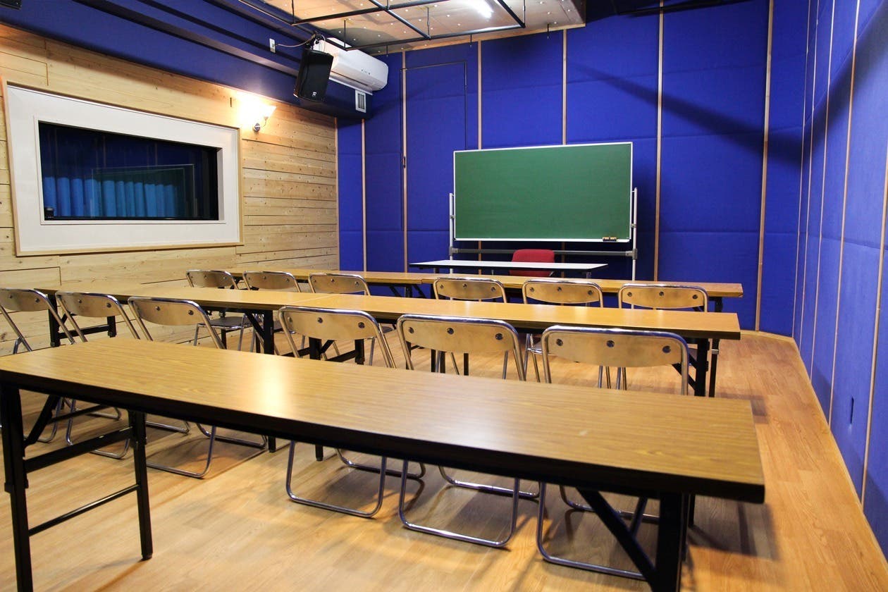 【レンタルスタジオ(約20畳)】吸音性の高いスタジオでリハーサル、さらにレコーディングも可能ですの写真8