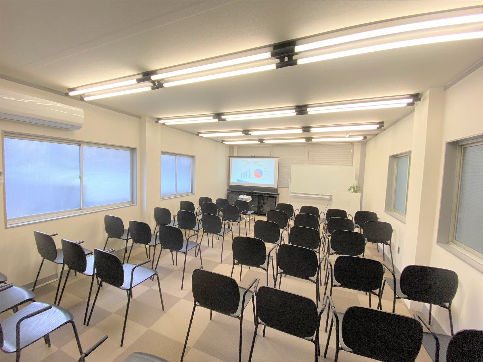 貸し会議室 烏丸御池駅徒歩1分／ Wi-Fi(光回線)  プロジェクター ホワイトボード 40人利用可の写真7