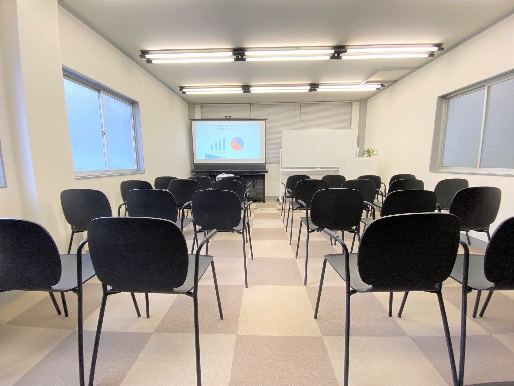 貸し会議室 烏丸御池駅徒歩1分／ Wi-Fi(光回線)  プロジェクター ホワイトボード 40人利用可の写真9