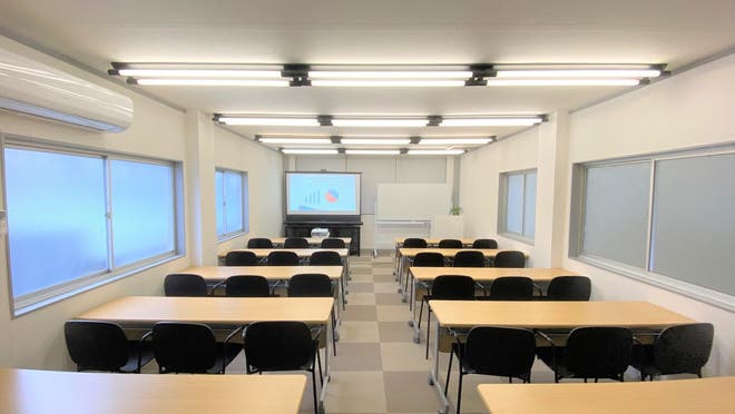 貸し会議室 烏丸御池駅徒歩1分/ Wi-Fi(光回線) プロジェクター ホワイトボード 40人利用可の写真3