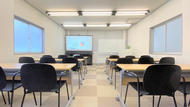 貸し会議室 烏丸御池駅徒歩1分/ Wi-Fi(光回線) プロジェクター ホワイトボード 40人利用可の写真1