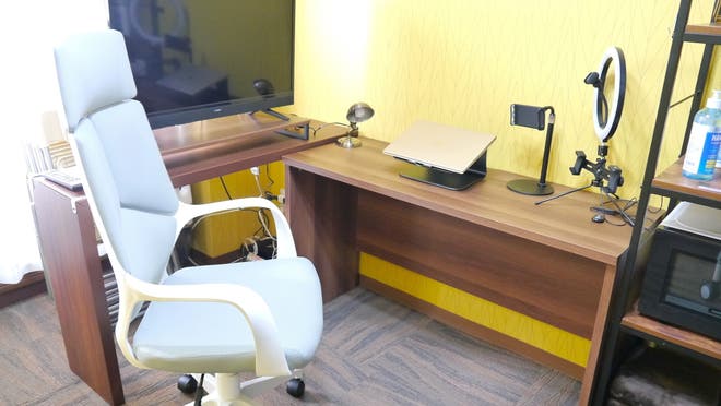 <七条新町ミニマルオフィス>完全個室✨モニター/光Wi-Fiあり!テレワーク/Web会議,面接/撮影の写真3