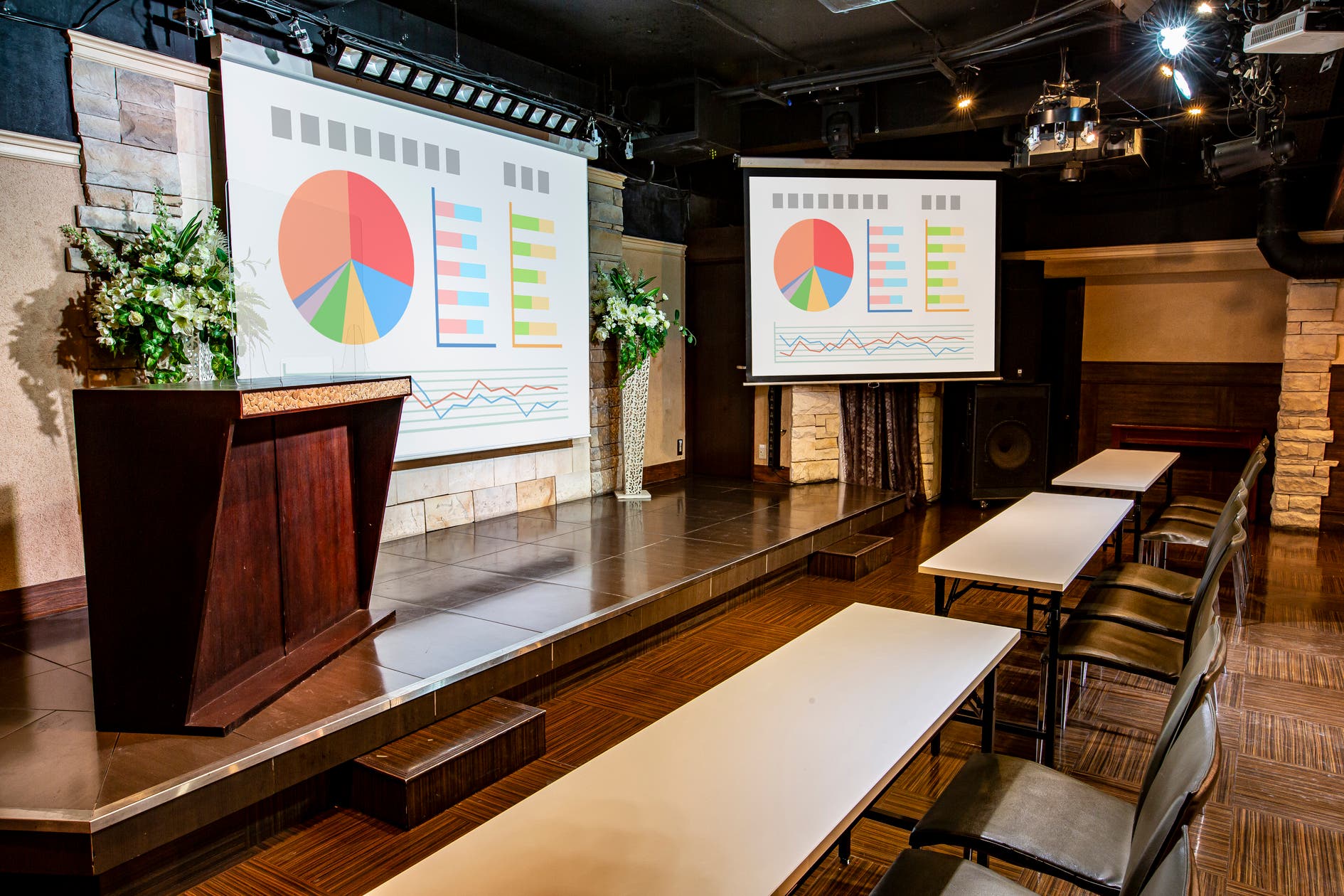 【池袋駅から徒歩2分】無観客ライブ・ライブ配信撮影も可能！ロケ撮影や各種イベント、発表会/表彰式から会議利用までお任せください！の写真4