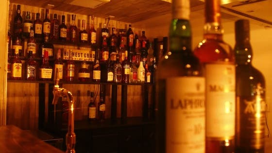 換気可!!【 中野駅 徒歩4分】自然光豊かな明るい木目調のバーカウンター付きスペース♪《即お返事いたします》の写真6