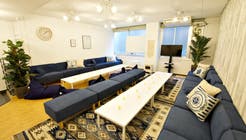 296【シェアスペmare広島】早夏割🍋駅近👌広々スペース👩🏼🤝🧑🏽Wi-Fi📶最大25名/飲み会/女子会/撮影の写真2