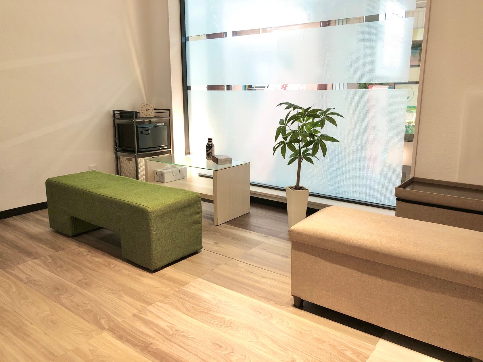 800円/時間～✨梅田１駅の駅近×きれいな個室✨少人数講座・レッスン・教室・映画上映会にも✨LaQoo天神橋三丁目はしっこ個室の写真5