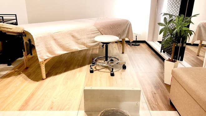 800円/時間~✨梅田1駅の駅近×きれいな個室✨少人数講座・レッスン・教室・映画上映会にも✨LaQoo天神橋三丁目はしっこ個室の写真3