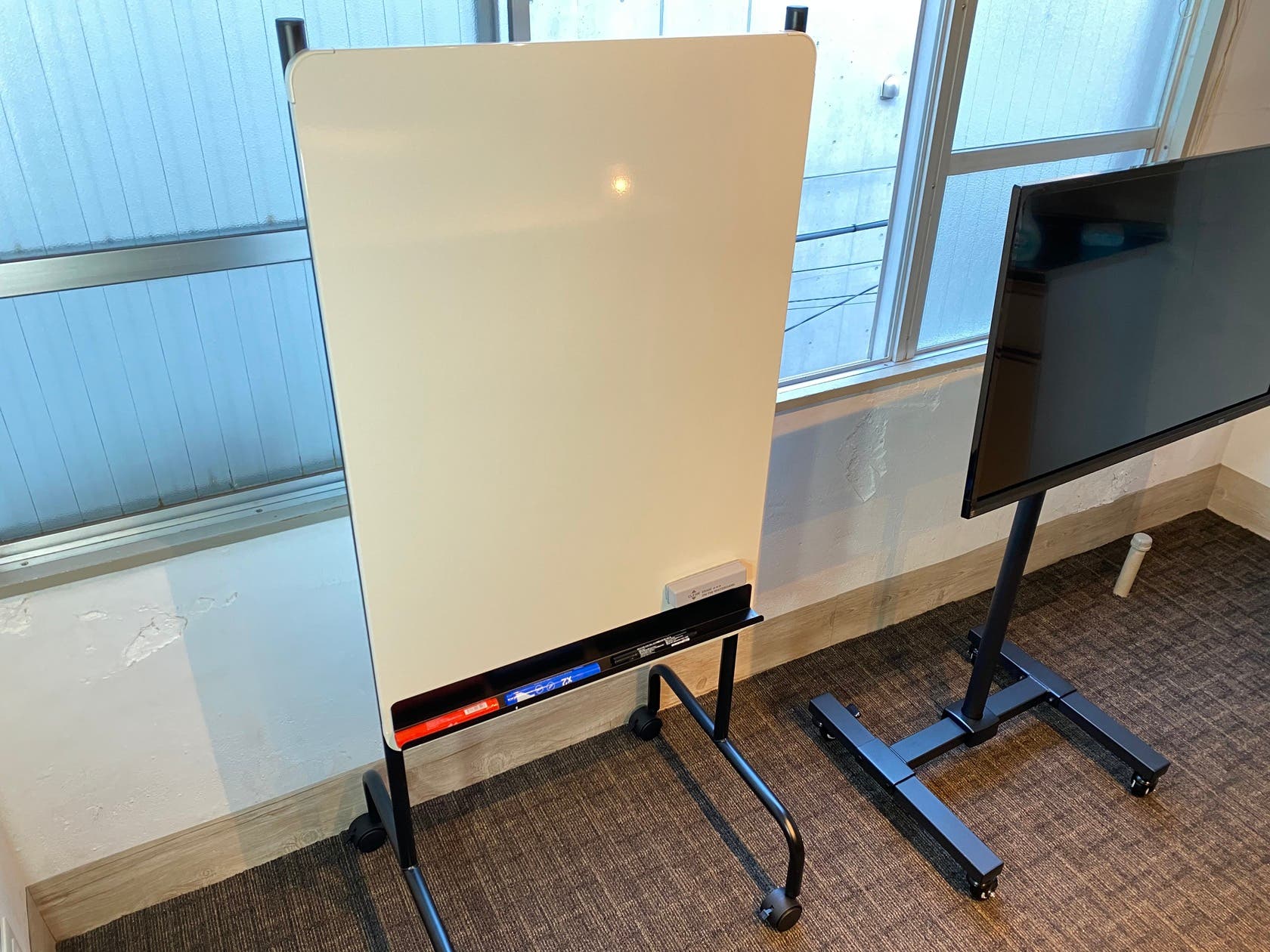 LMスペース上野★高速wifi★大きな窓で換気良好★消毒液有★モニター★広々上質空間★上野駅3分の写真17